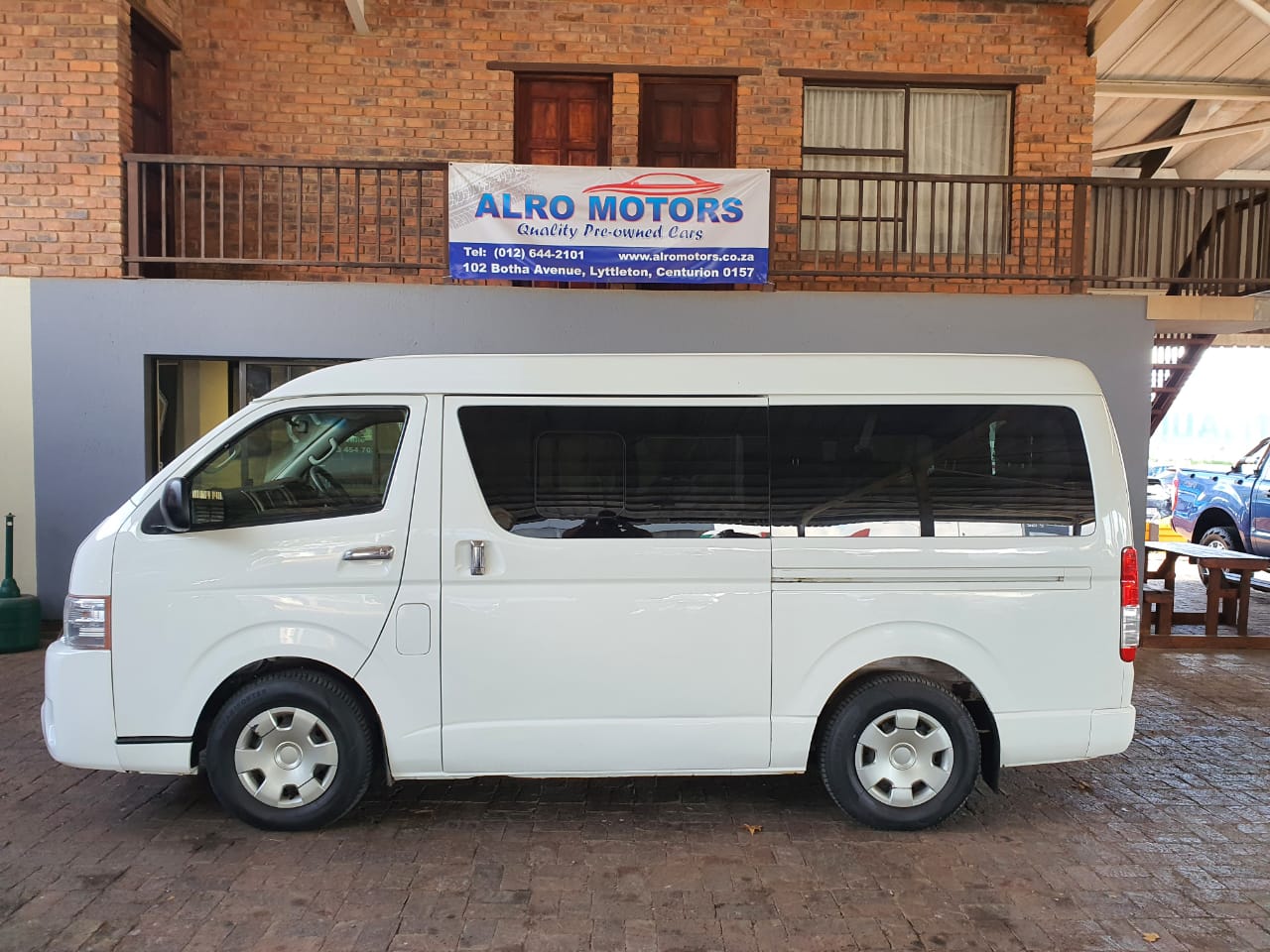 SHOWROOM – Alro Motors